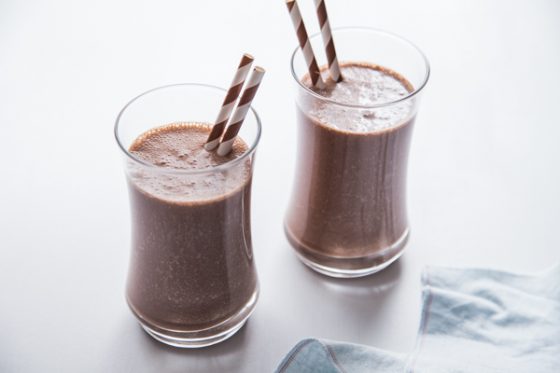 Mexican Chocolate Breakfast Shake Recipe - OhMyVeggies.com
