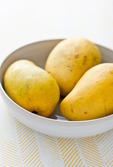 Sweet and Spicy Mango Fajitas (Homemade Seasoning Mix) | Oh My Veggies