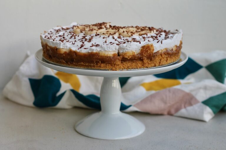 Vegan Banoffee Pie Recipe with Date Caramel Sauce OhMyVeggies.com