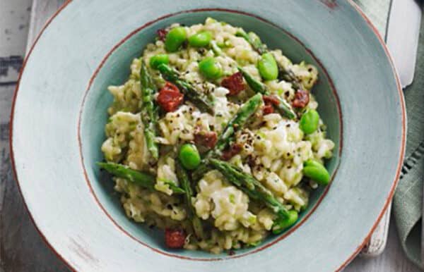 Spring Risotto with Asparagus and Peas by OhMyVeggies.com