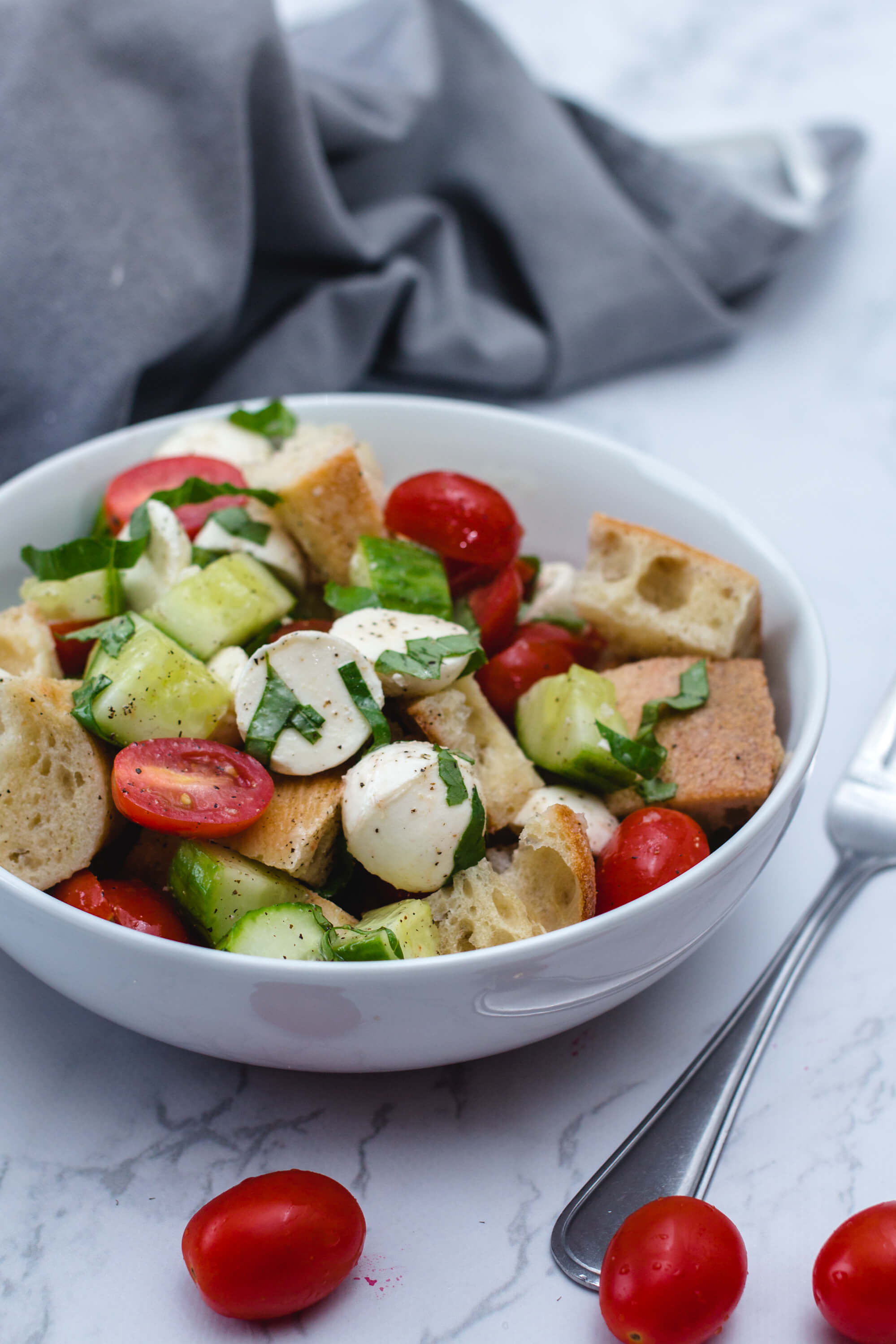 Fresh and Crunchy Italian Bread Salad | Oh My Veggies