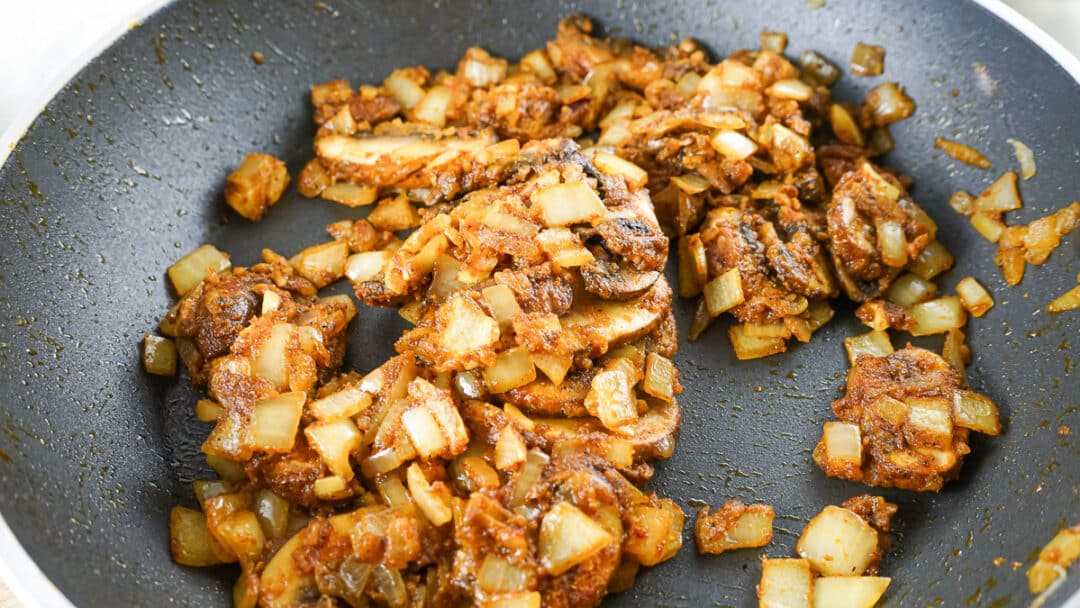 Mushroom Curry | Vegan Indian Dish | Oh My Veggies