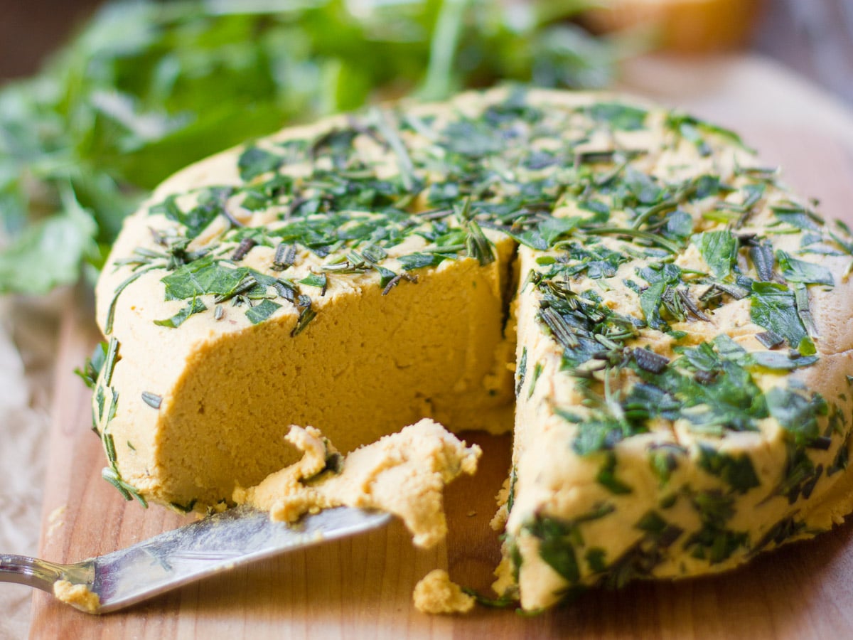 15 Irresistible Vegan Cheese Recipes | Oh My Veggies