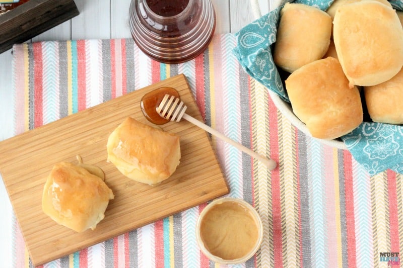 15 Creative Homemade Dinner Roll Recipes To Try Tonight