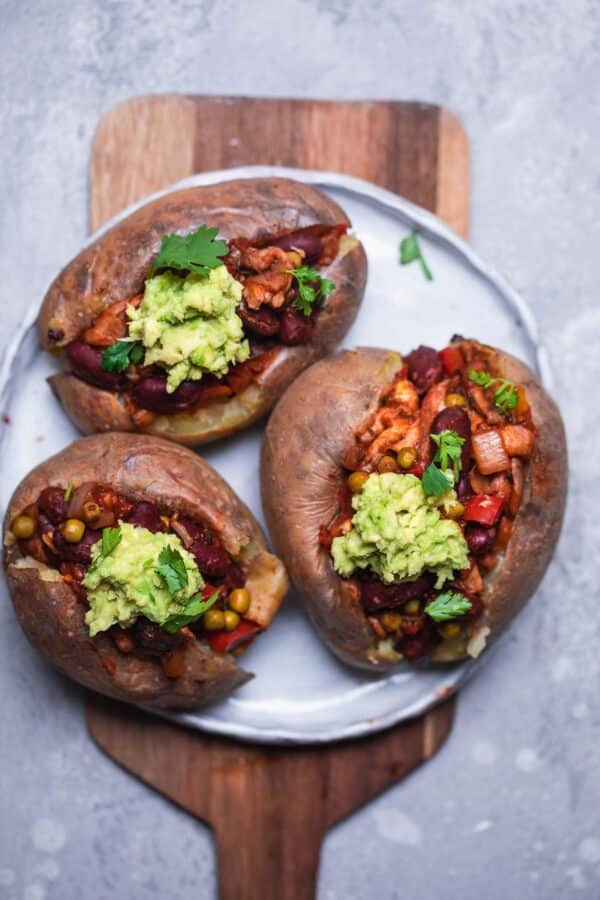 Spicy Kidney Bean Baked Potatoes - Oh My Veggies
