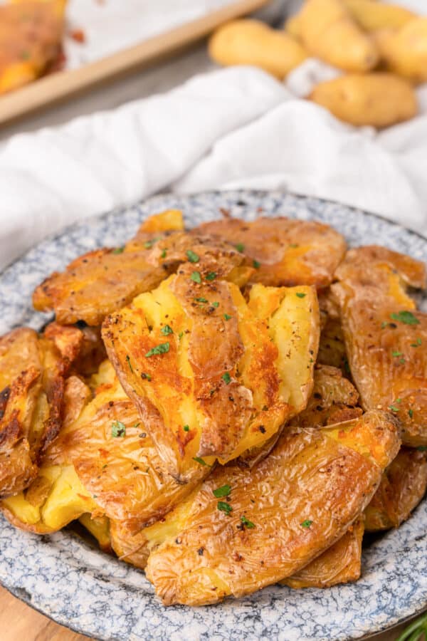 Smashed Fingerling Potatoes - Easy Side Dosh - Oh My Veggies!