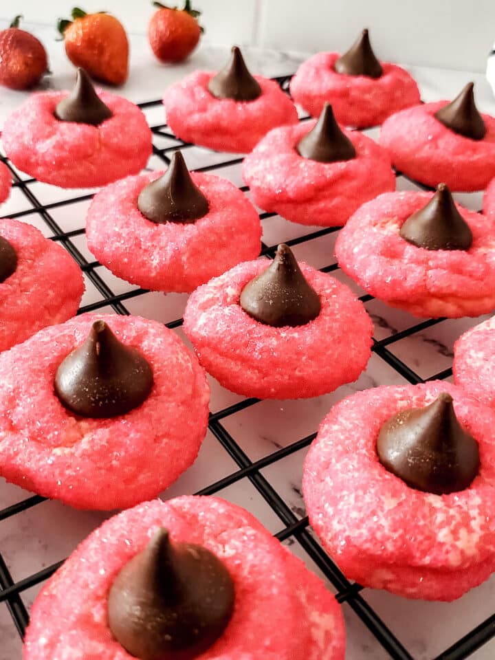 Strawberry Kiss Cookies - Oh My Veggies!