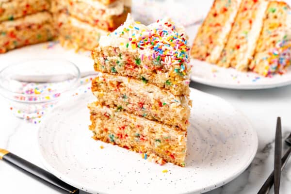 Vegan Funfetti Cake - Oh My Veggies